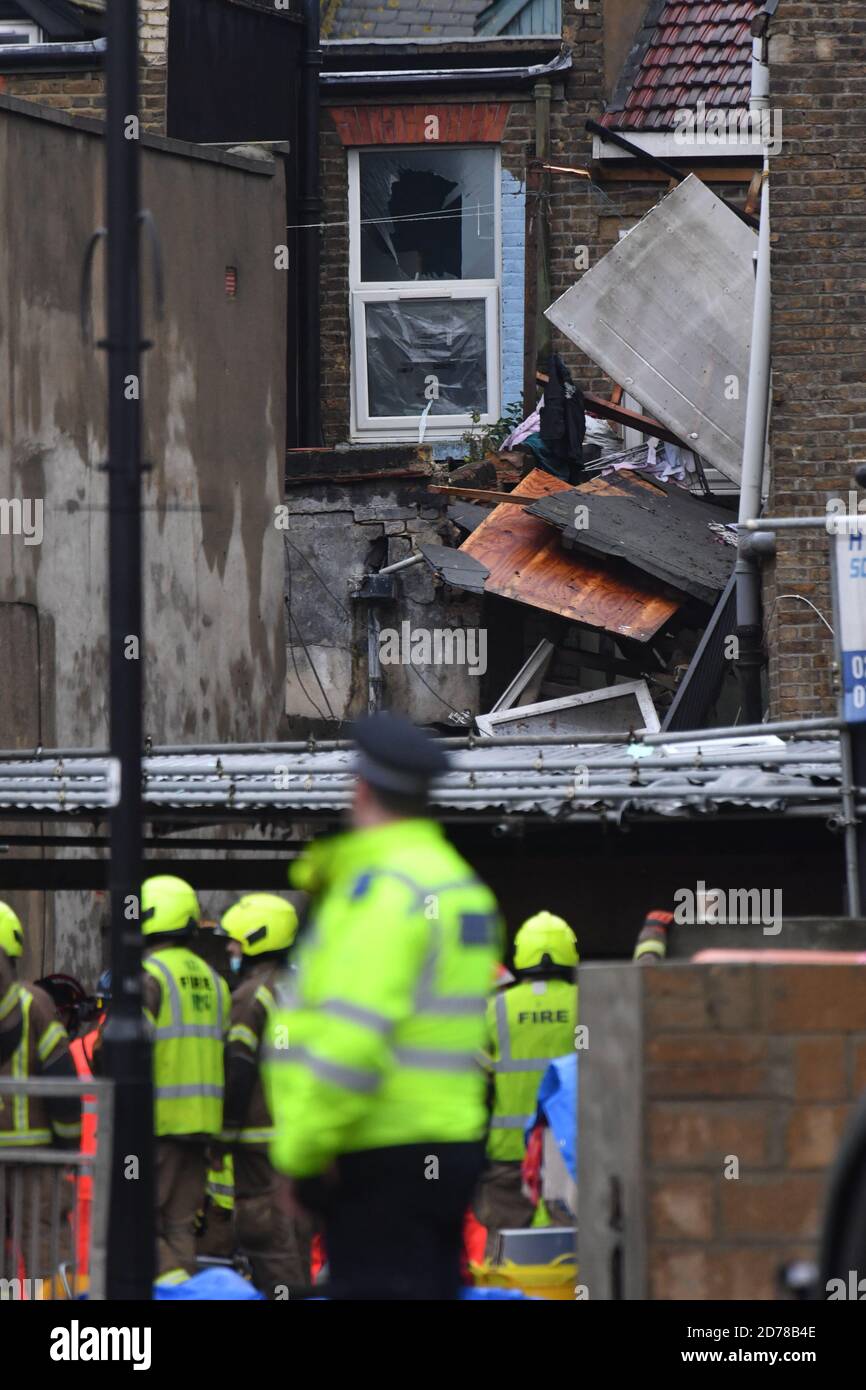 Collapsed building emergency uk hi-res stock photography and images - Alamy
