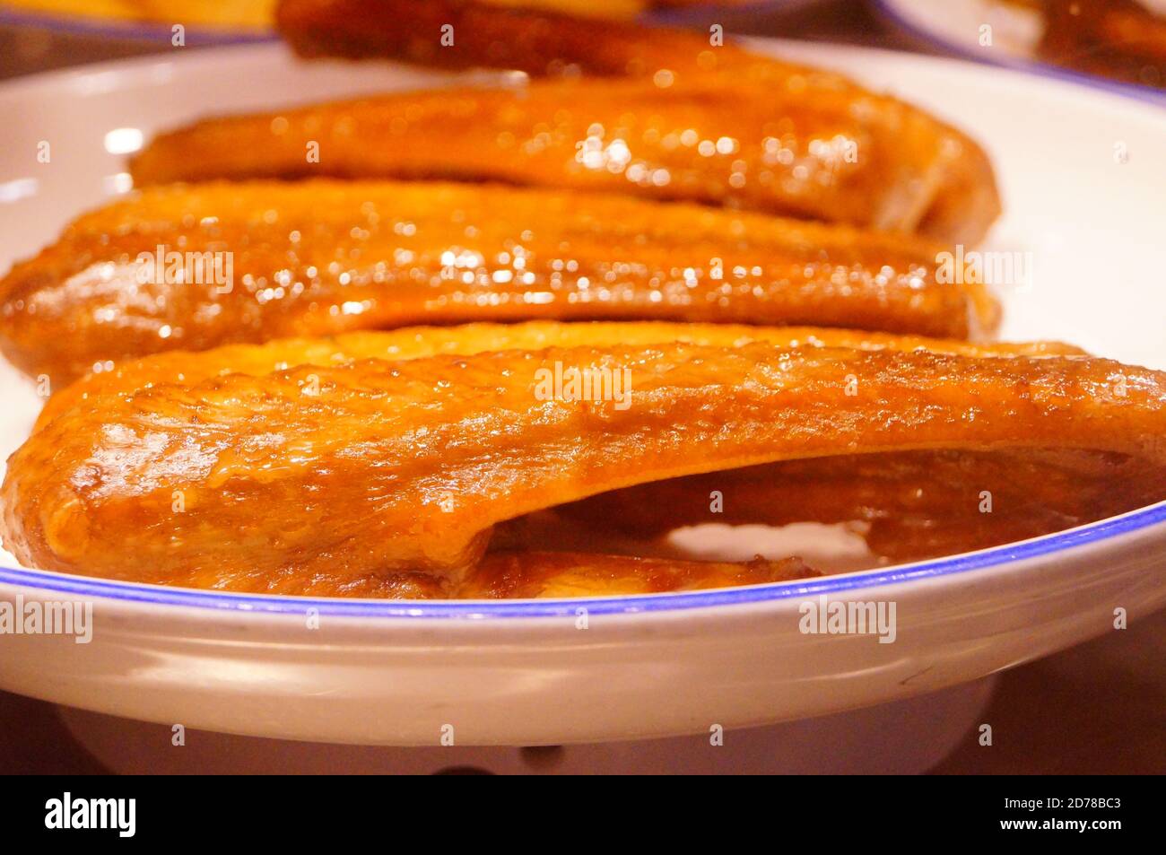 Spiced goose wings hi-res stock photography and images - Alamy