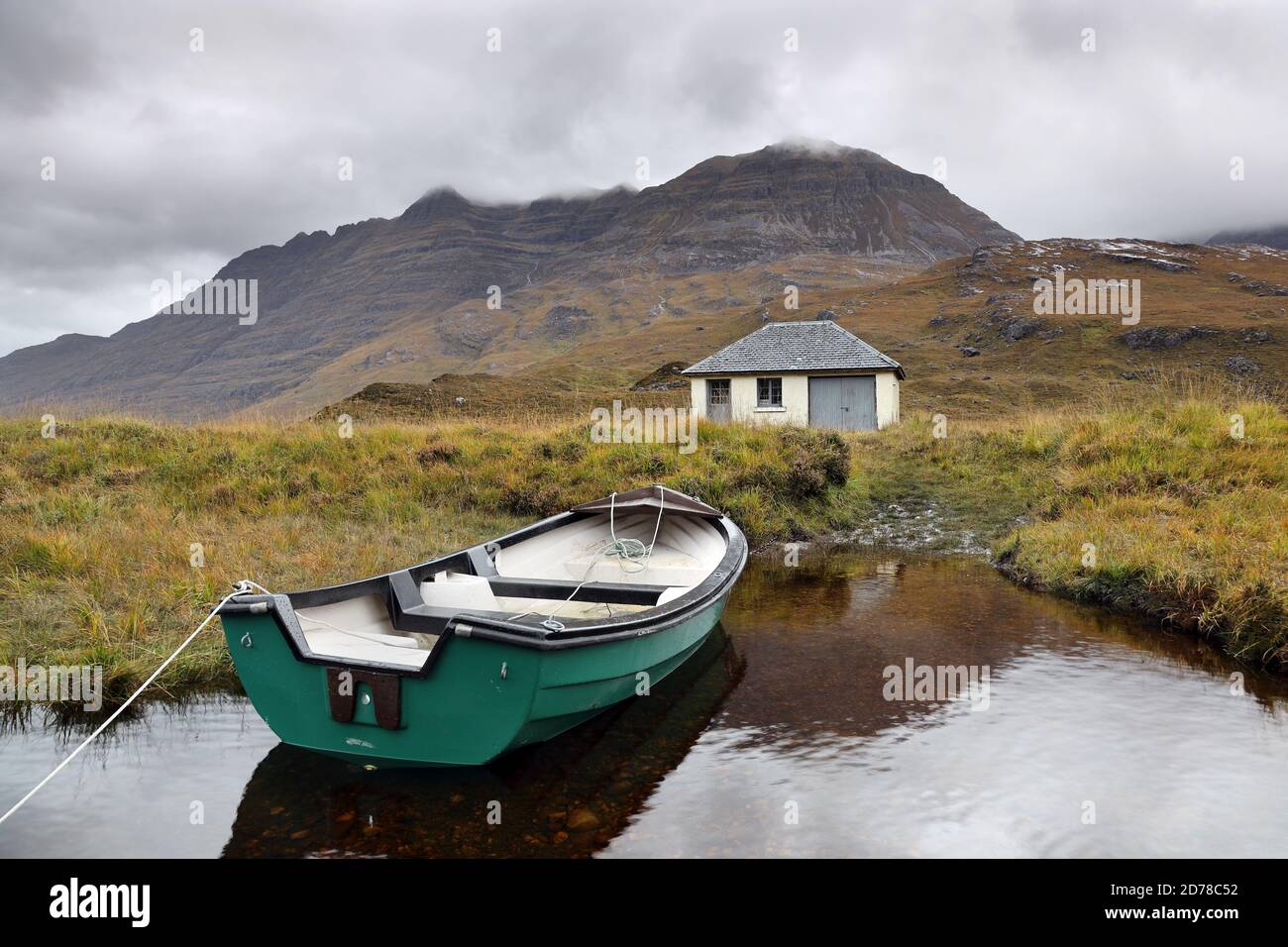 Liathach from Lochan an Lasgair, Torridon, Scotland Stock Photo - Alamy