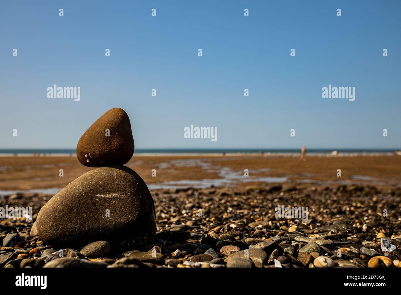 Stone stack beach hi-res stock photography and images - Alamy