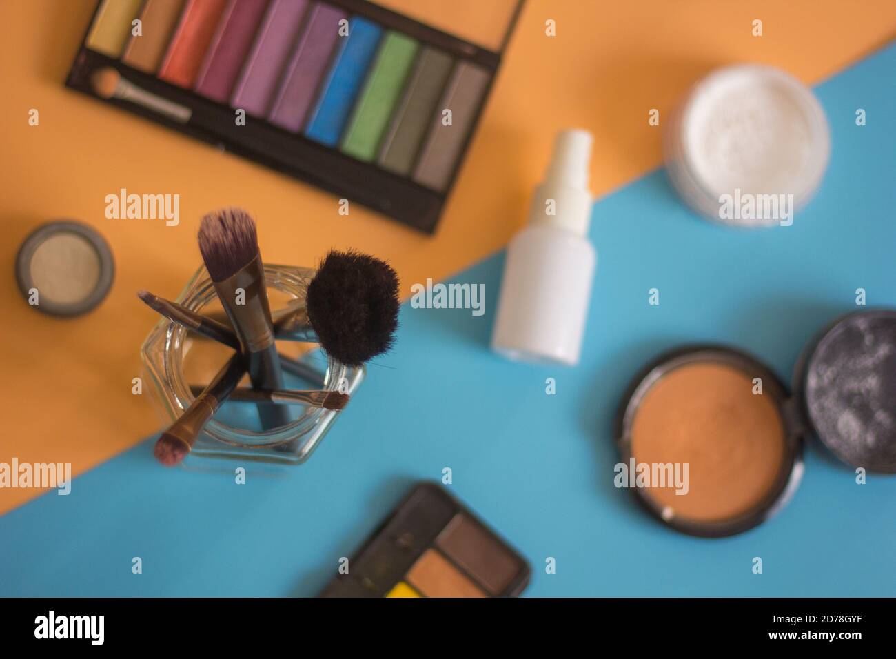 Make up elements on a table Stock Photo - Alamy