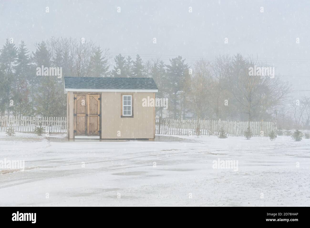 Weather shed hi-res stock photography and images - Alamy