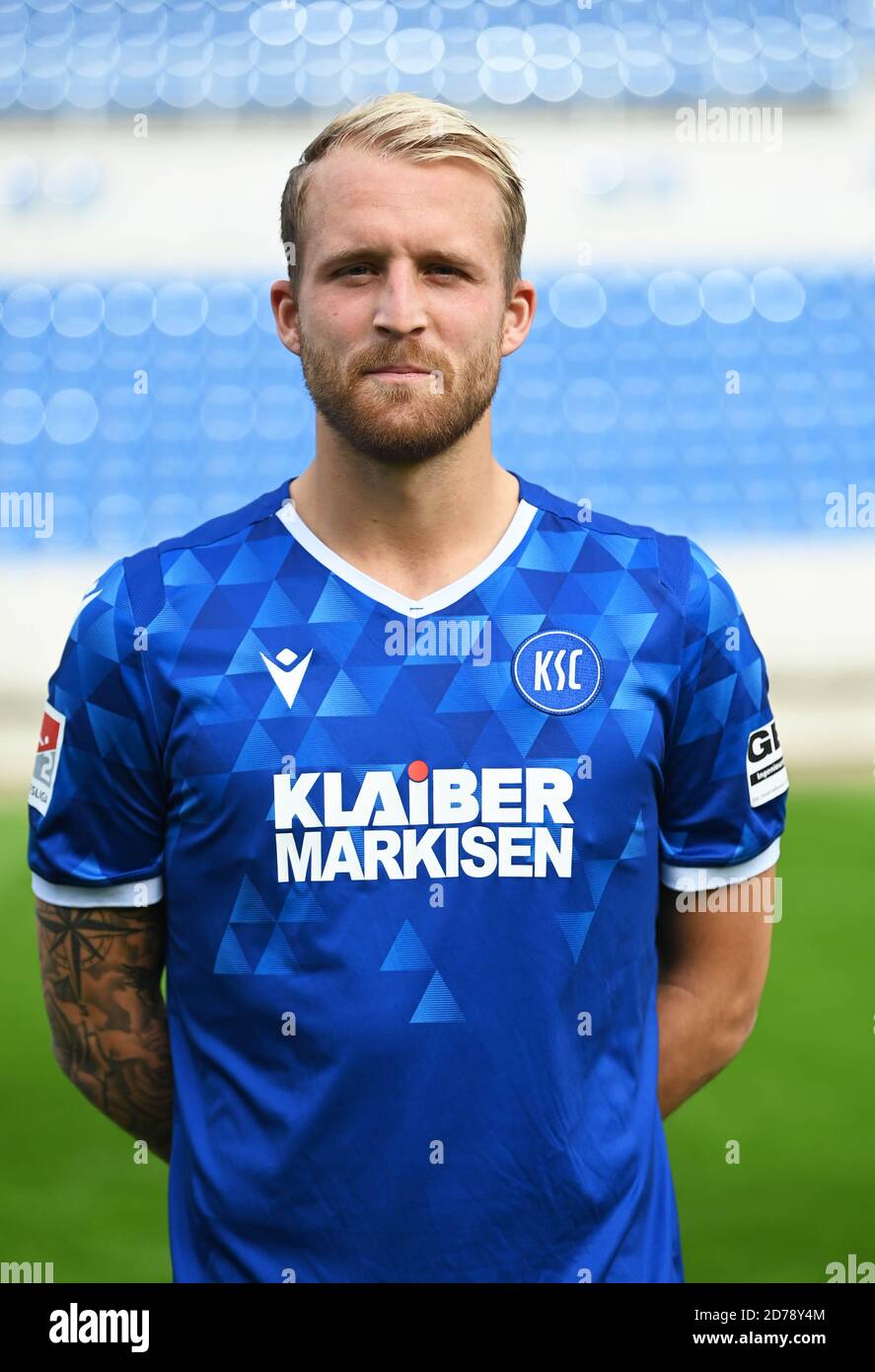 21 October 2020, Baden-Wuerttemberg, Karlsruhe: Football, 2nd Bundesliga: Karlsruher SC, photo ...