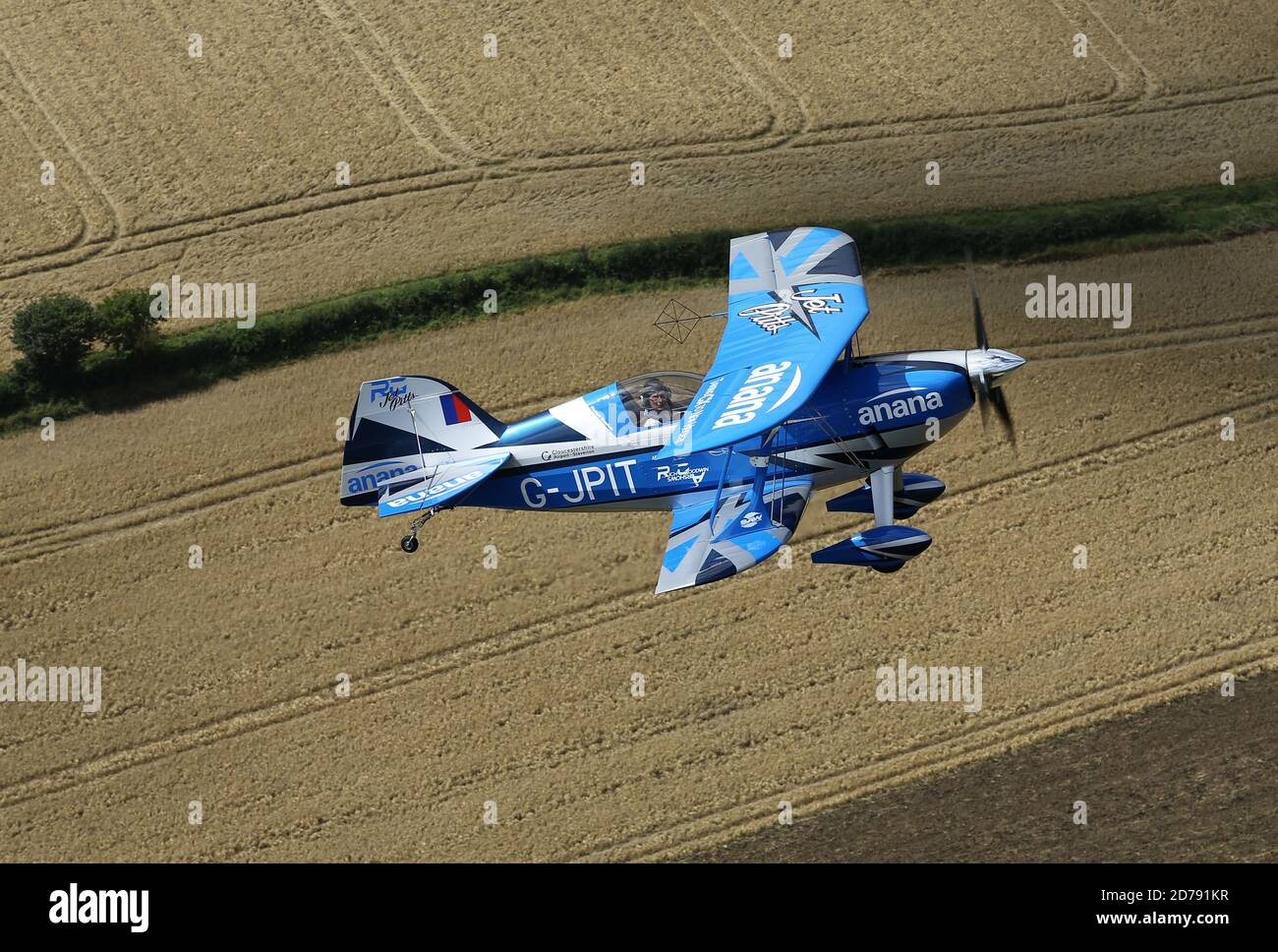 Air to Air images of the Unique Jet Pitts of Rich Goodwin Airshows ...