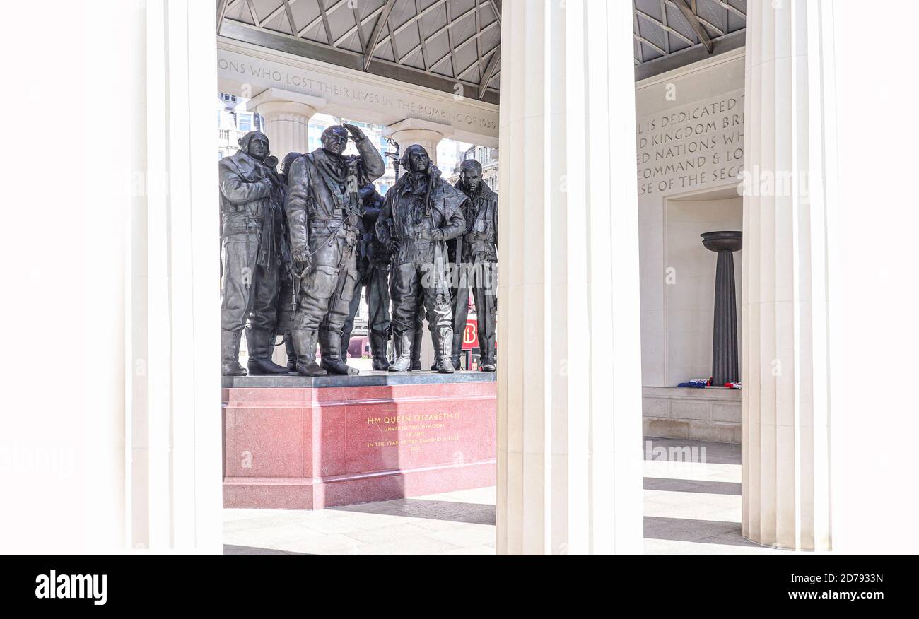 The Royal Air Force Bomber Command Memorial in Green Park, London ...