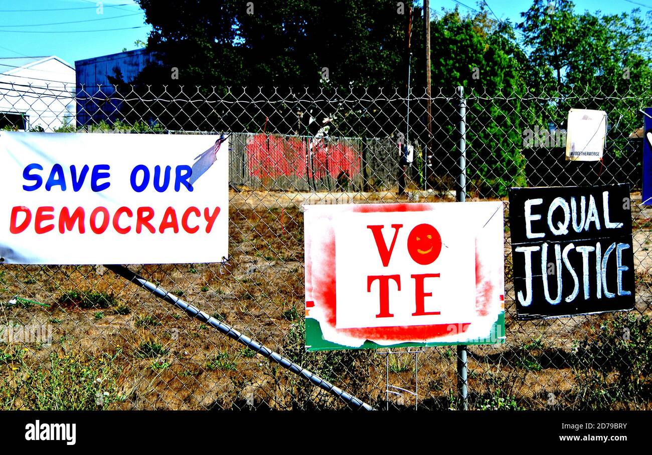 California vote sign hi-res stock photography and images - Alamy