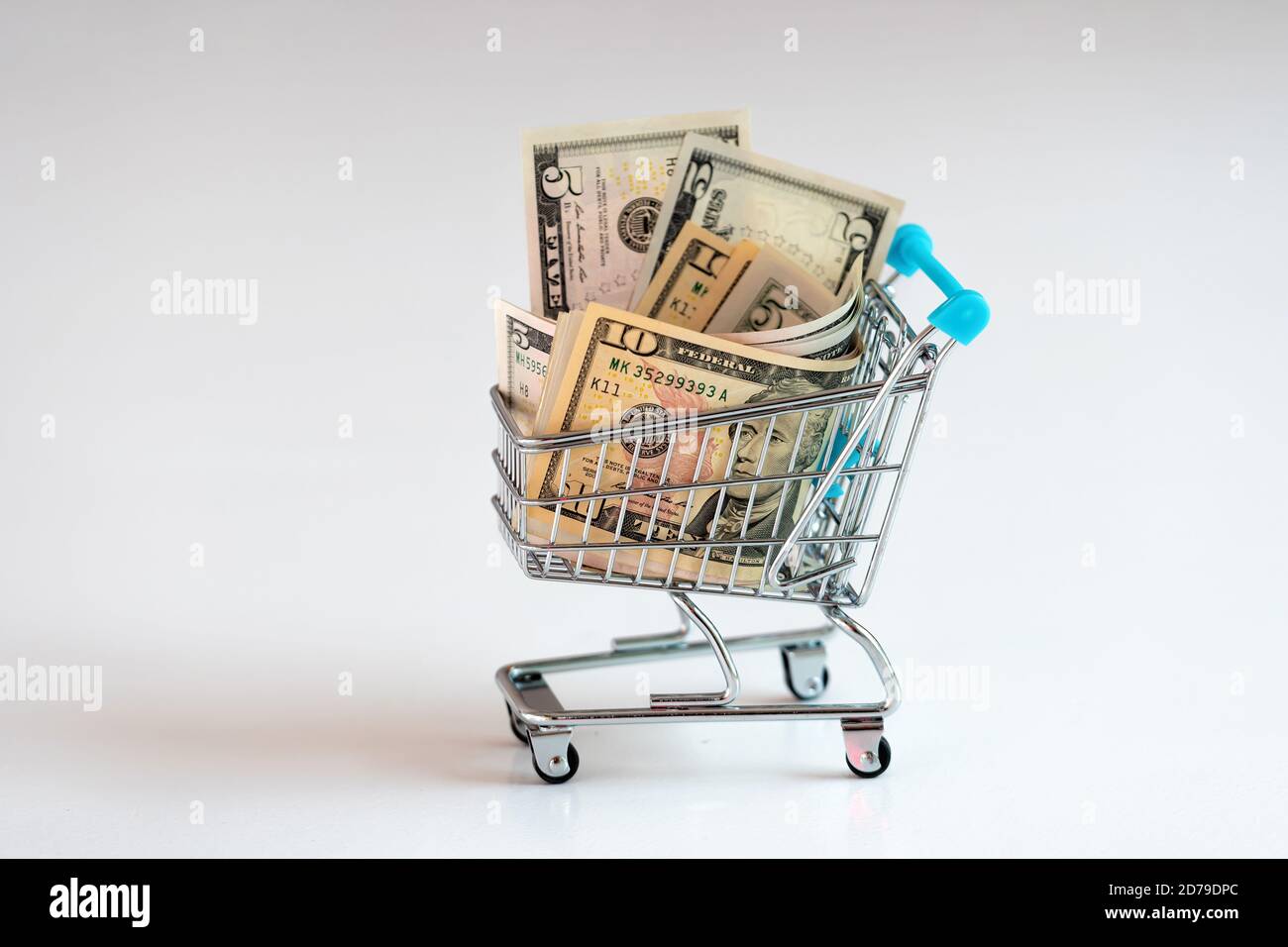 Shopping customer dollar bill hi-res stock photography and images - Alamy