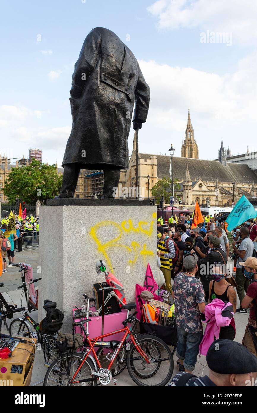 Graffiti on winston churchill hi-res stock photography and images - Alamy