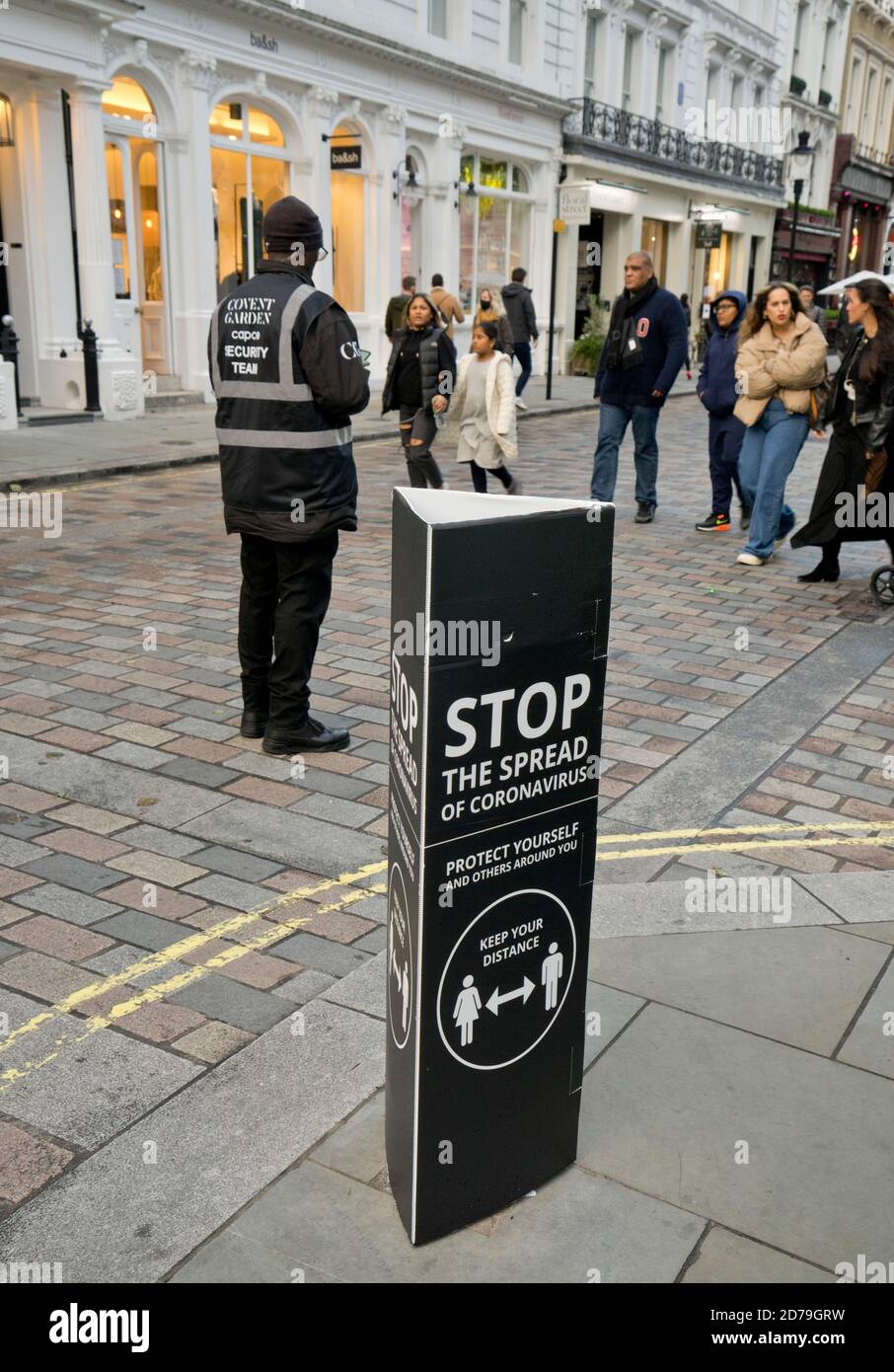 Security guard uk shop hi-res stock photography and images - Alamy