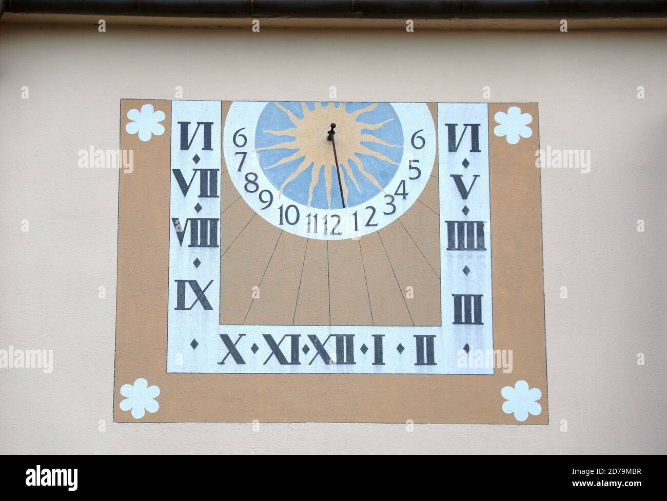 Sundial hi-res stock photography and images - Alamy