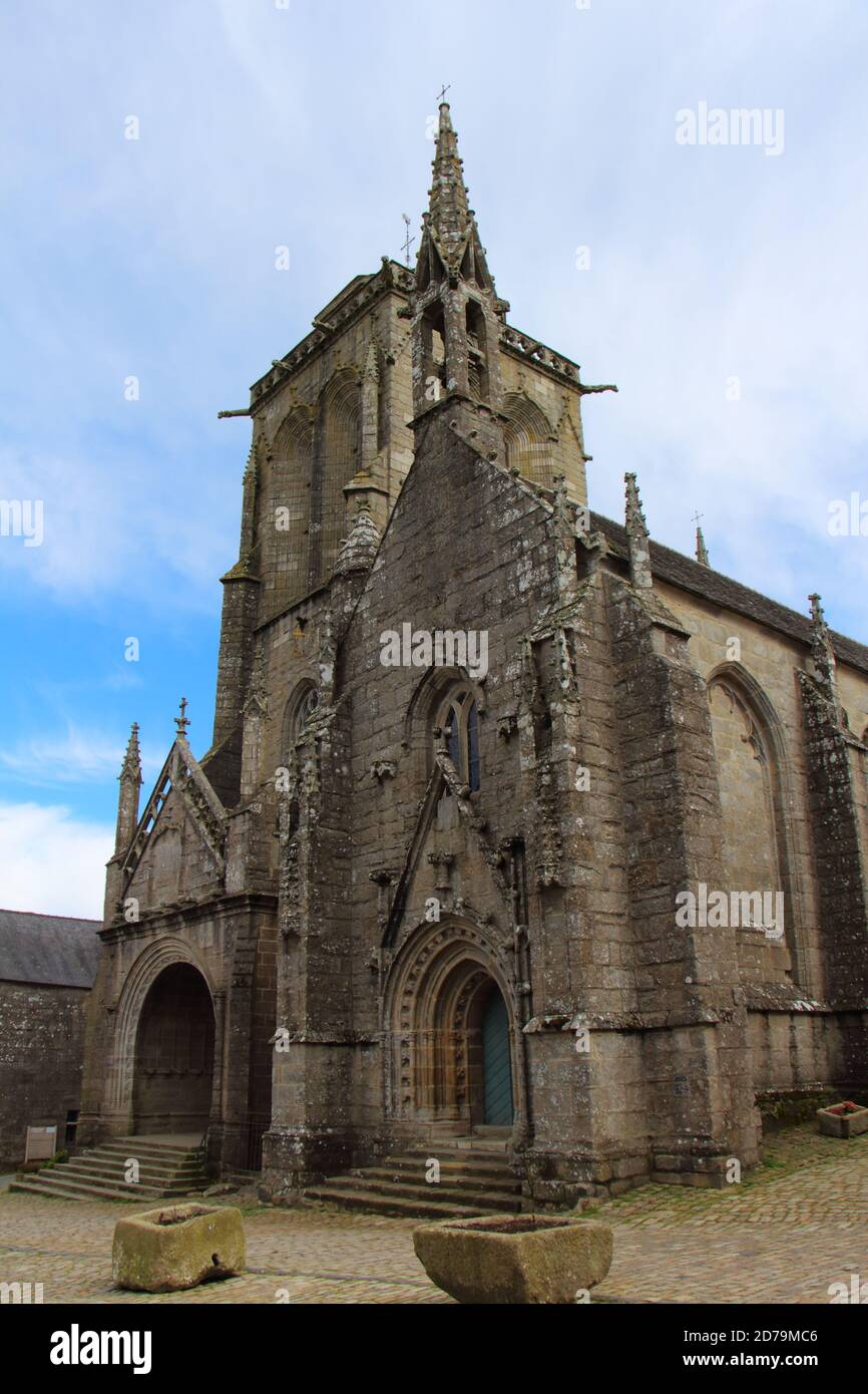 Outdoor of Saint Ronan church in Locronan Stock Photo - Alamy