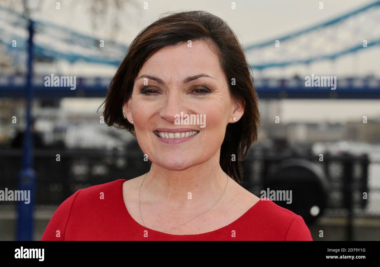 Headshot box hi-res stock photography and images - Alamy