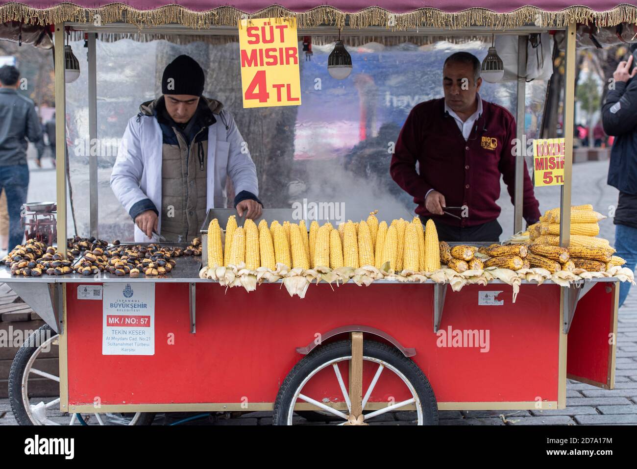 Street food cart istanbul turkey hi-res stock photography and images ...
