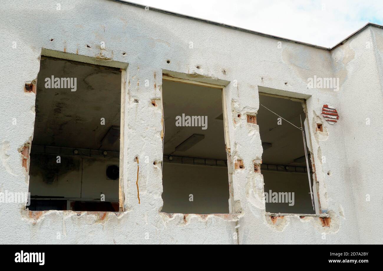 Ramshackle out building hi-res stock photography and images - Alamy