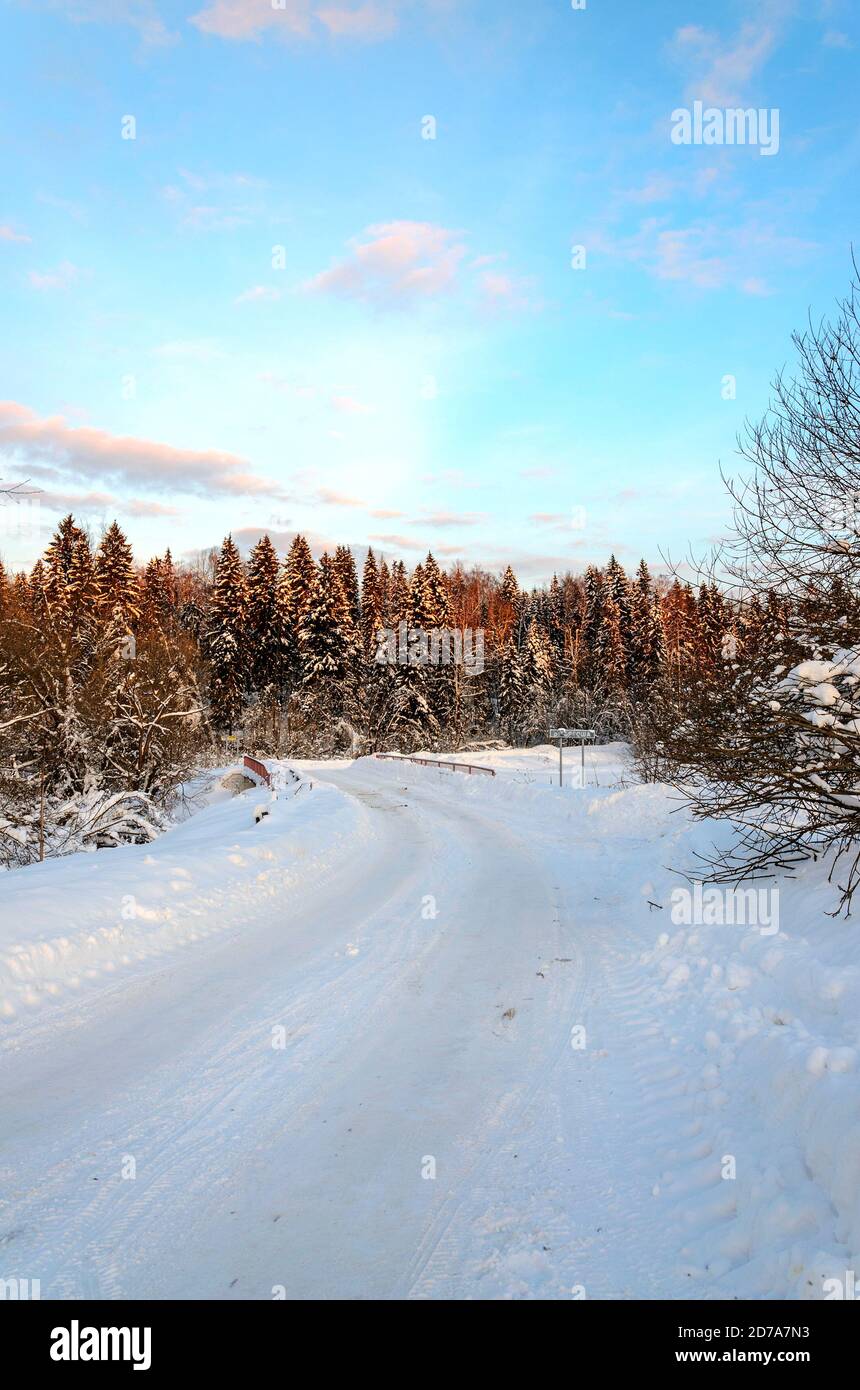 Sunny frosty morning hi-res stock photography and images - Alamy