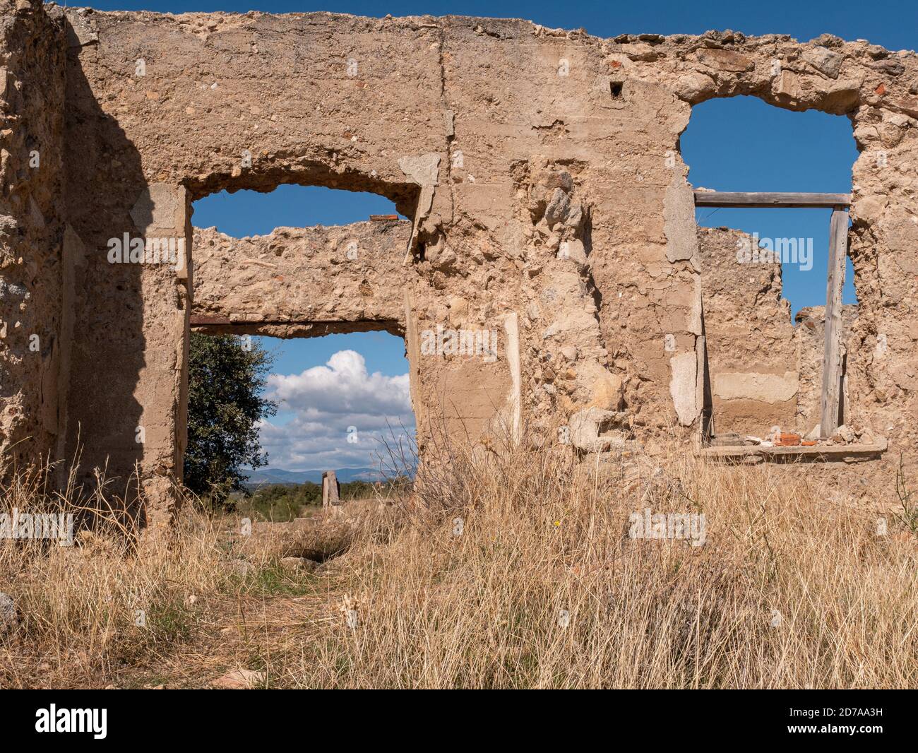 Shot of remnants of destroyed buildings Stock Photo - Alamy