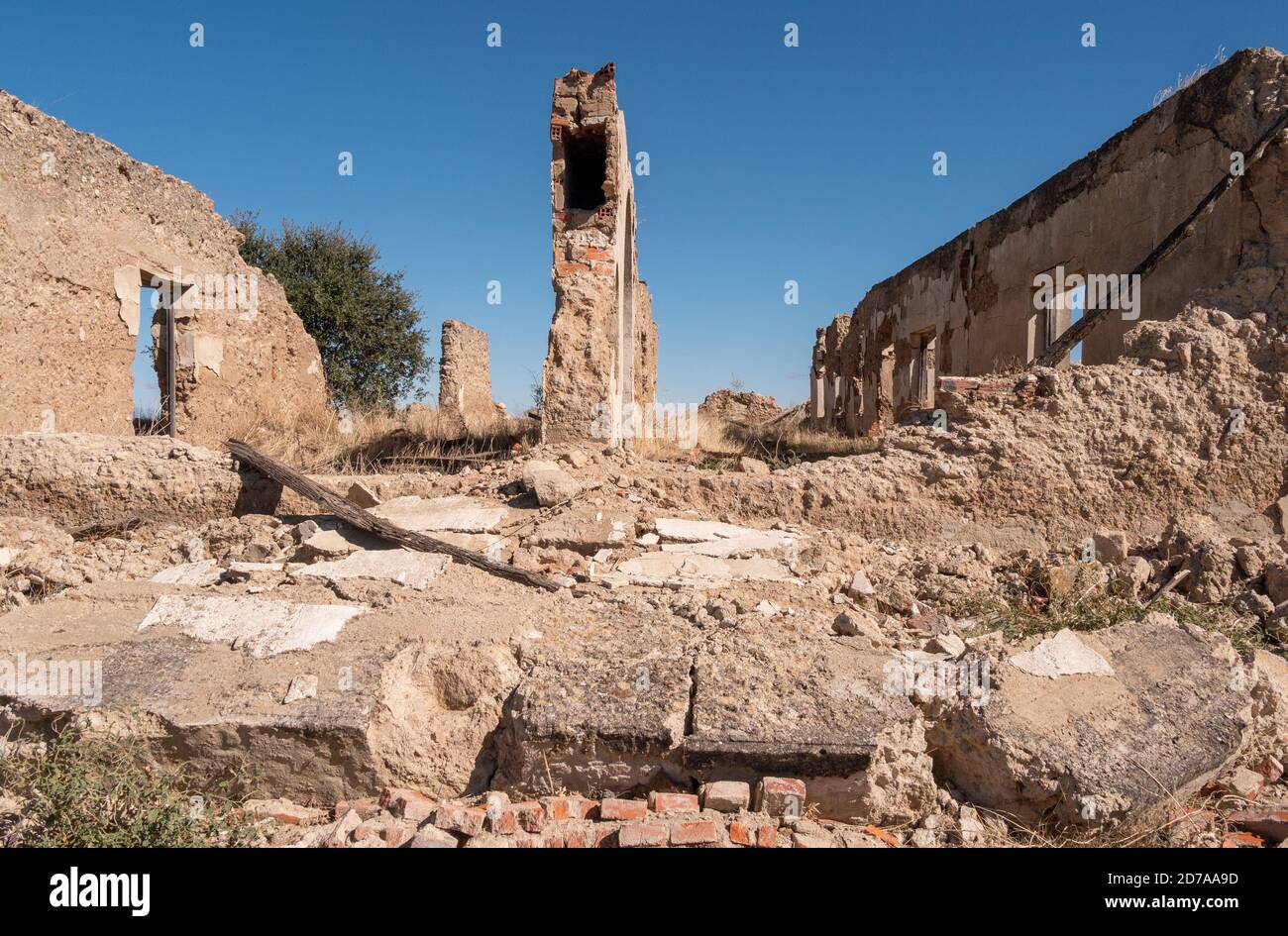 Shot of remnants of destroyed buildings Stock Photo - Alamy