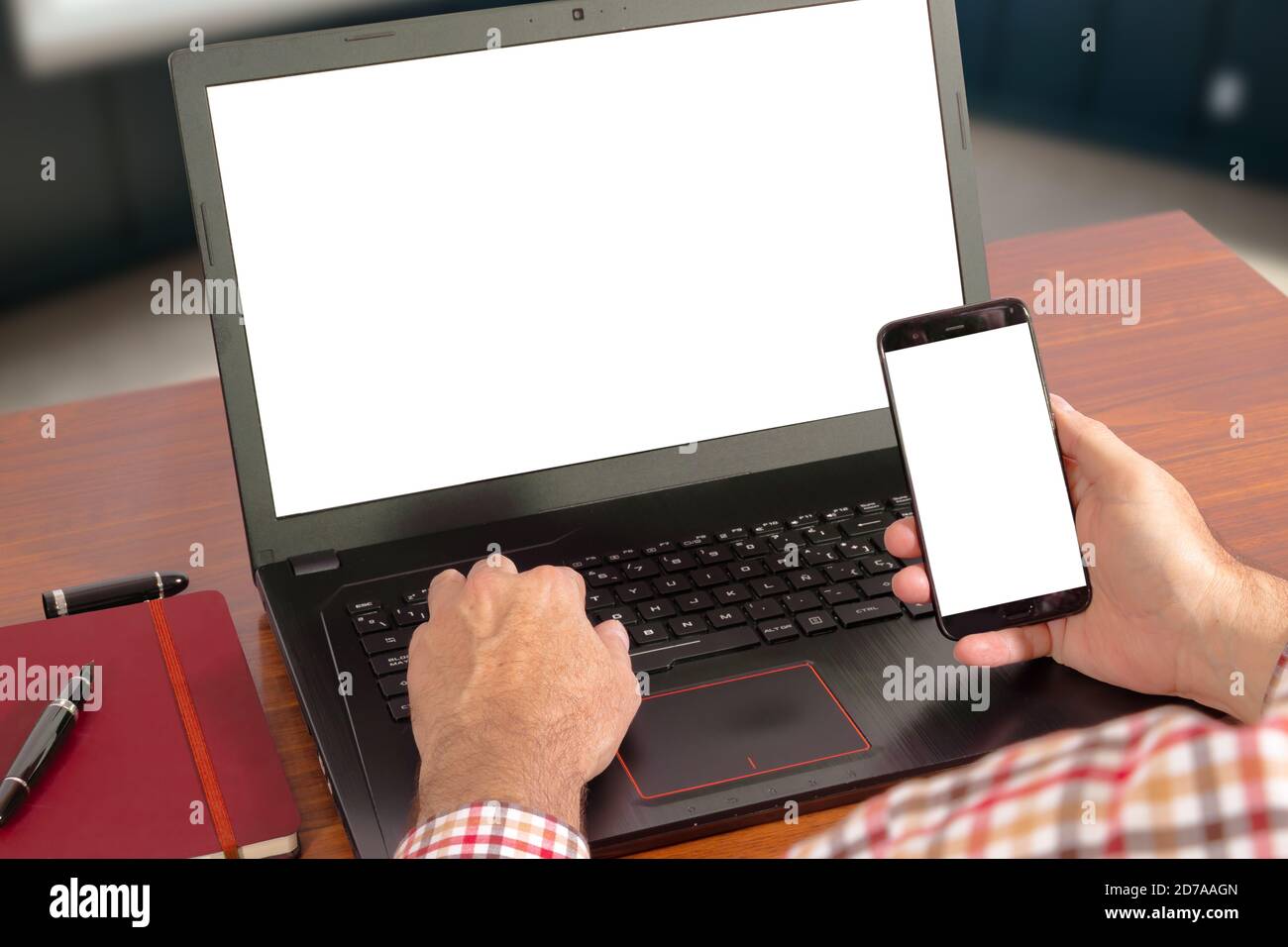 Laptop screen hands keyboard hi-res stock photography and images - Alamy