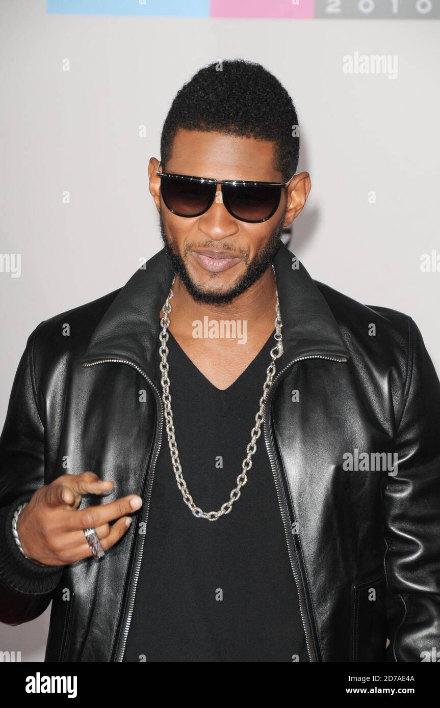 Usher at 2010 American Music Awards - AMA - At Nokia Theatre in Los ...