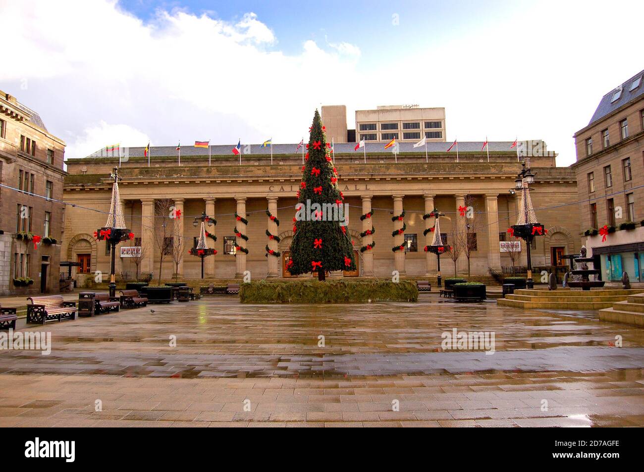 Dundee city square christmas hi-res stock photography and images - Alamy