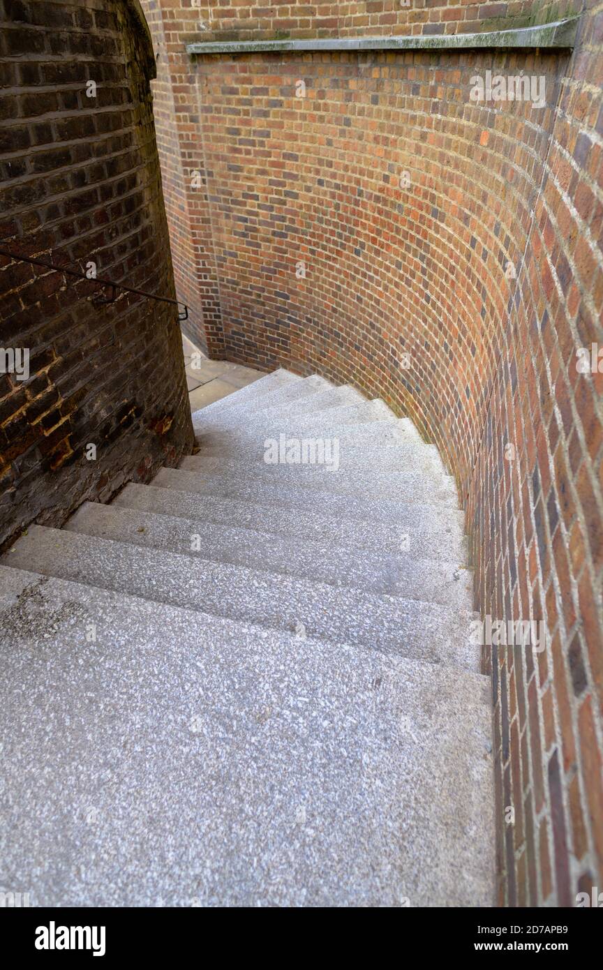 Alleyway alley steps hi-res stock photography and images - Alamy