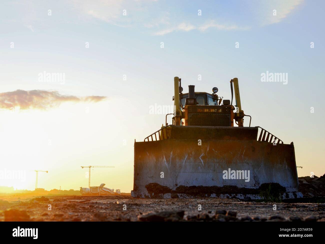 Track-type bulldozer, earth-moving equipment. Land clearing, grading ...