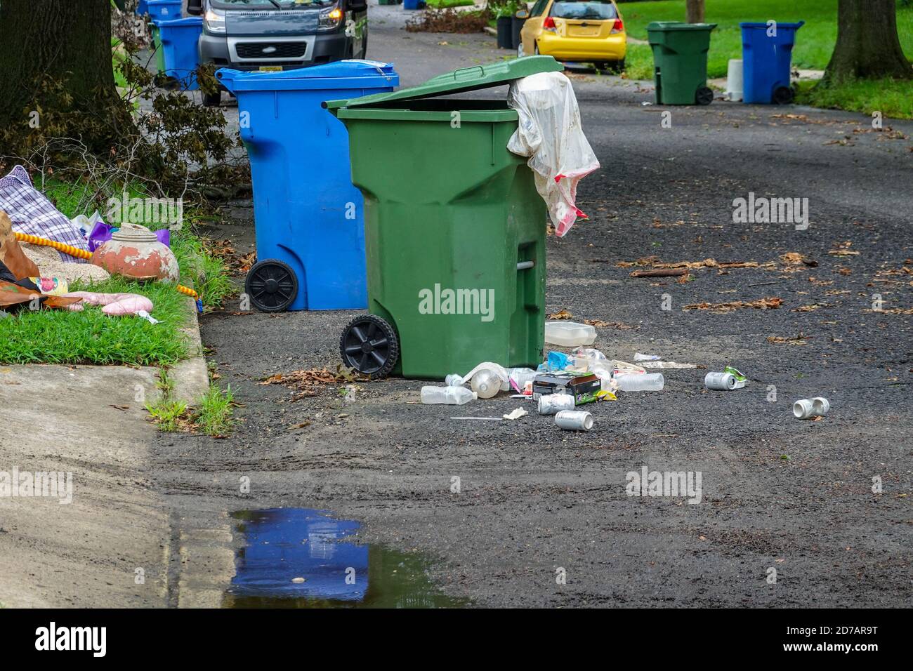 Garbage Can Overflow High Resolution Stock Photography and Images - Alamy