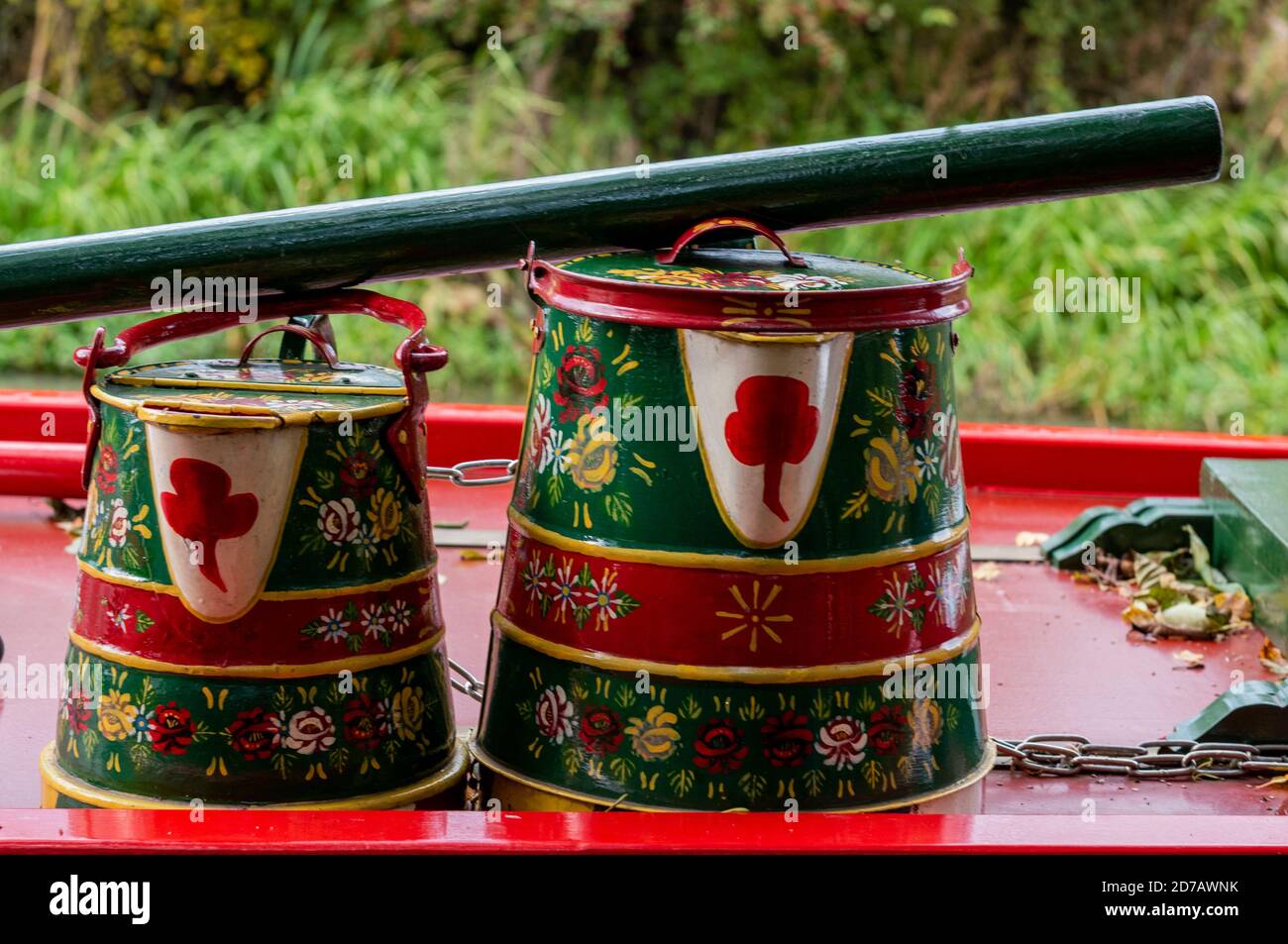 roses and castles traditional heritage painted buckets and watering ...