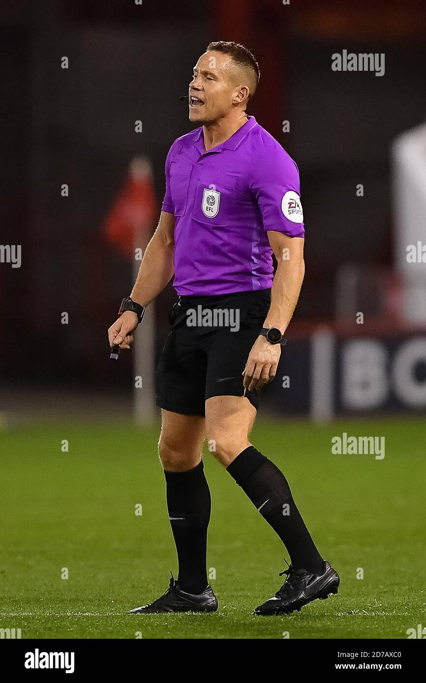 Referee stephen martin hi-res stock photography and images - Alamy