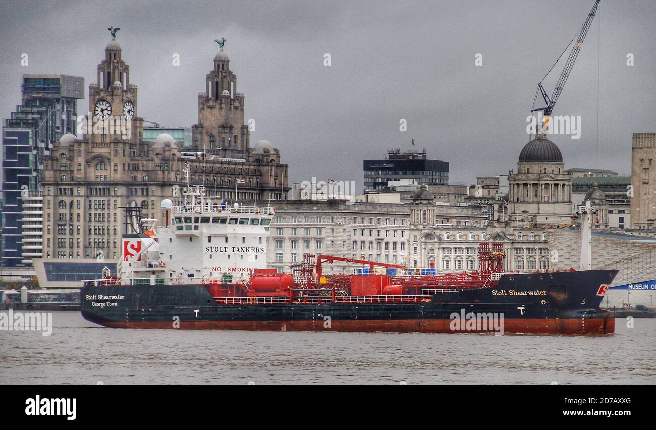 Ships on the River Mersey Stock Photo - Alamy