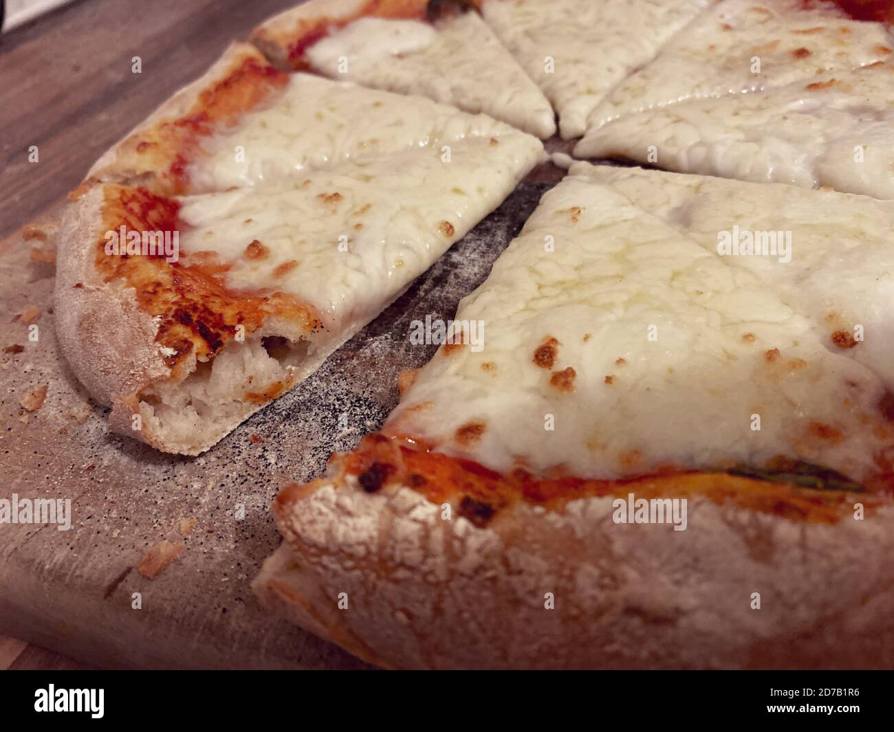Home made Pizza, home cooking, Pizza margerita, hme backed pizza pie ...
