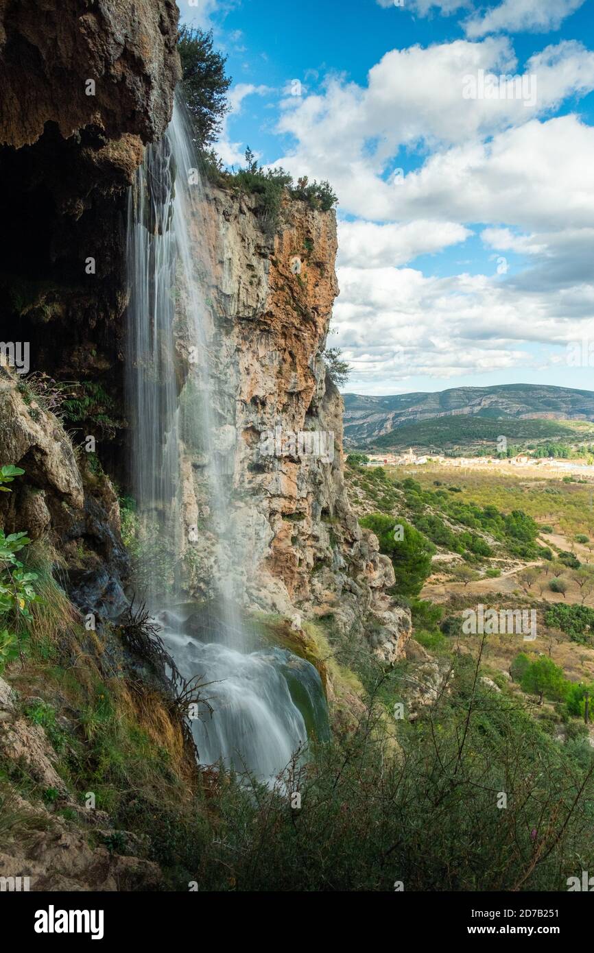 Small waterfall cascades rocky pool hi-res stock photography and images ...