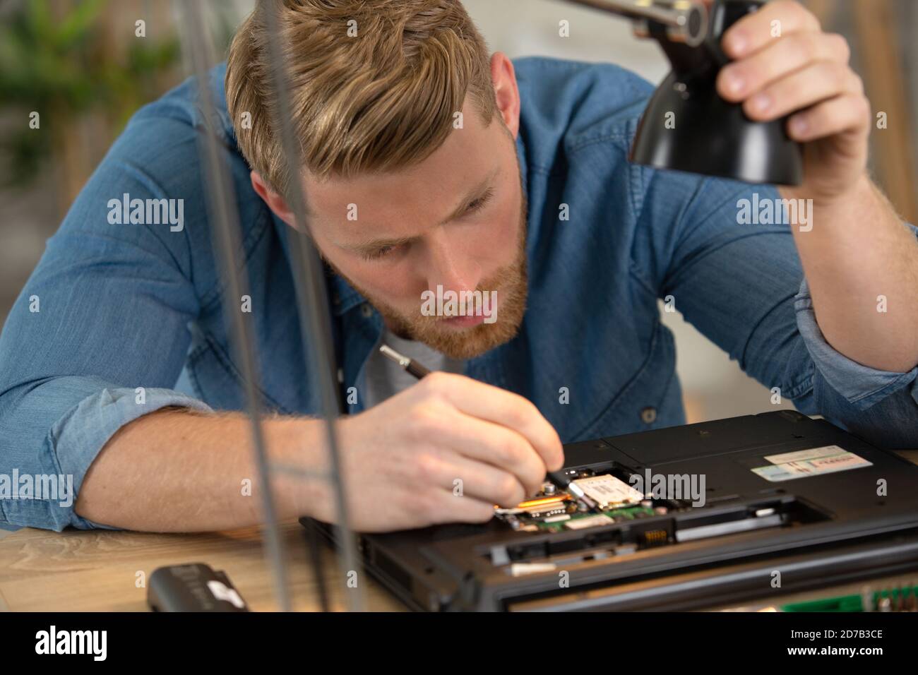 Dismantling tools hi-res stock photography and images - Alamy