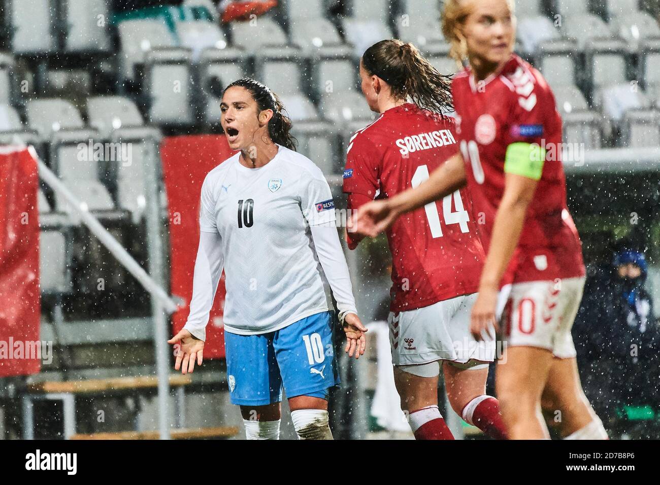 Uefa women's euro 2022 qualification hi-res stock photography and ...
