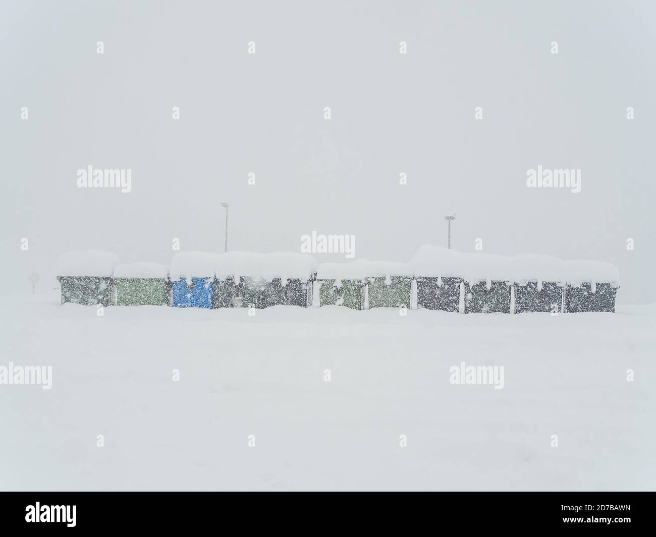 Trash strewn dumpster hi-res stock photography and images - Alamy