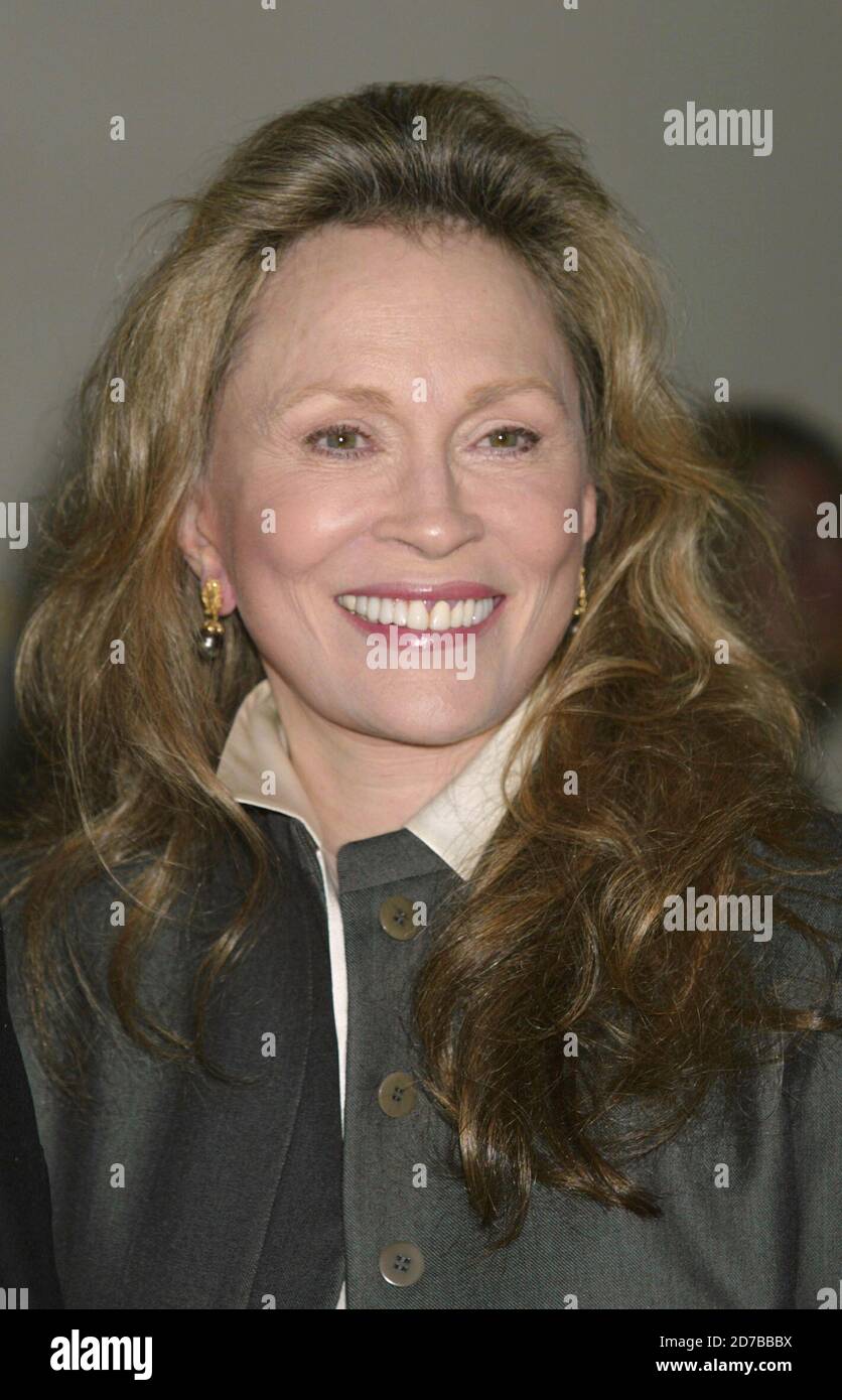 Faye Dunaway attends The Film Society of Lincoln Center Gala Tribute to ...
