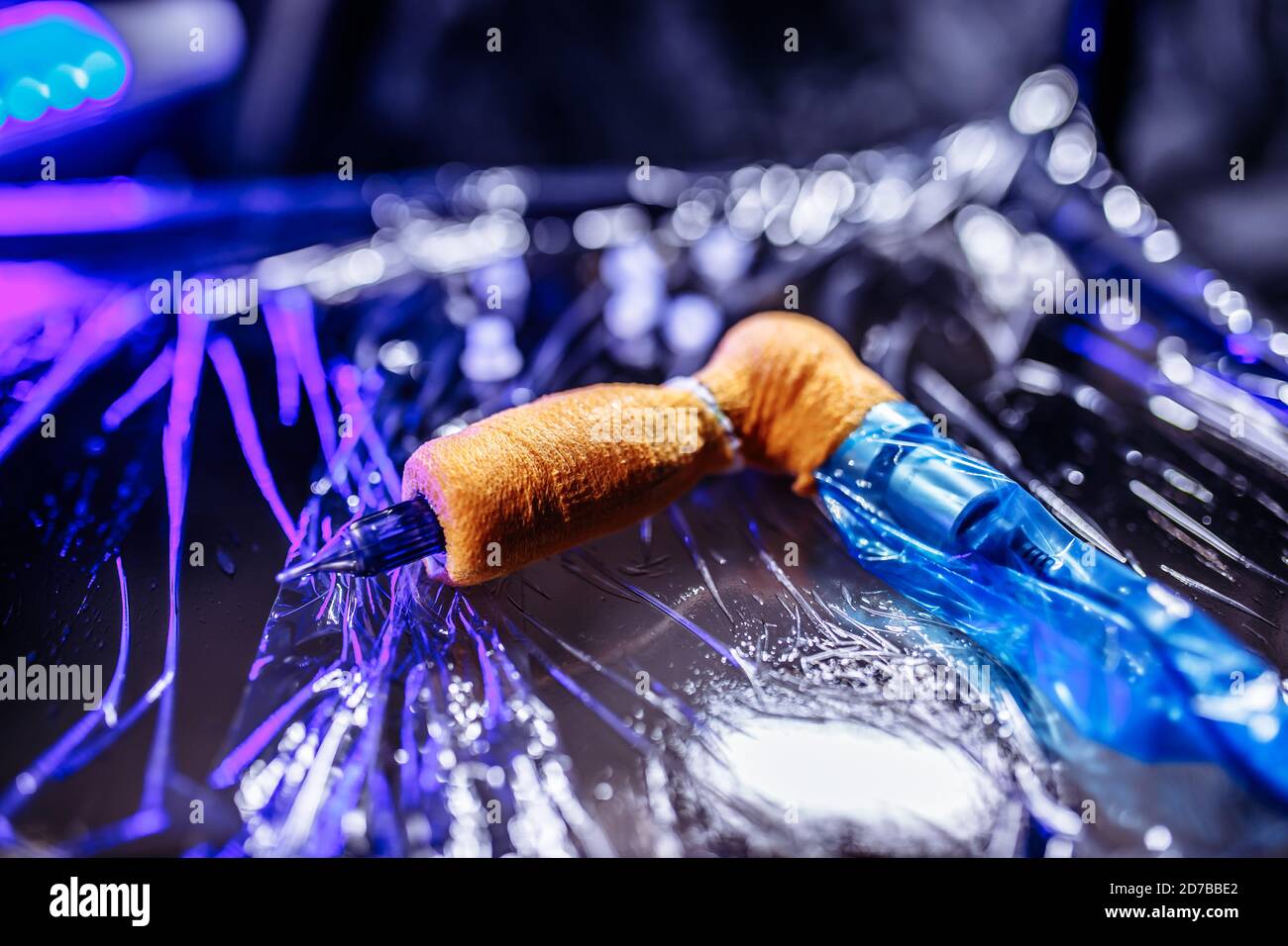 Neon machine gun hi-res stock photography and images - Alamy