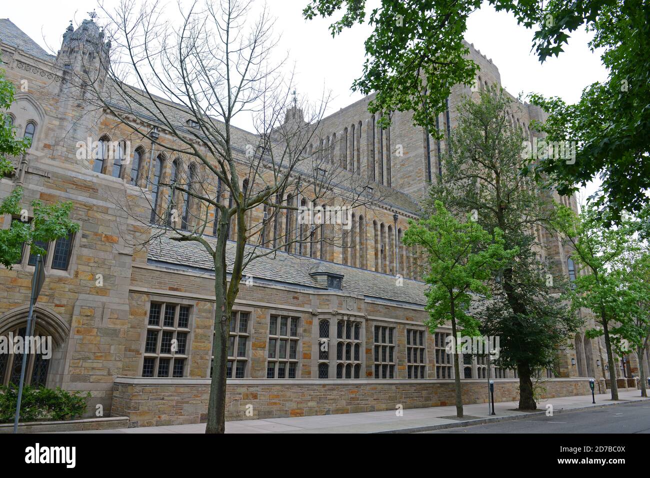 Sterling Memorial Library in Yale University, New Haven, Connecticut ...