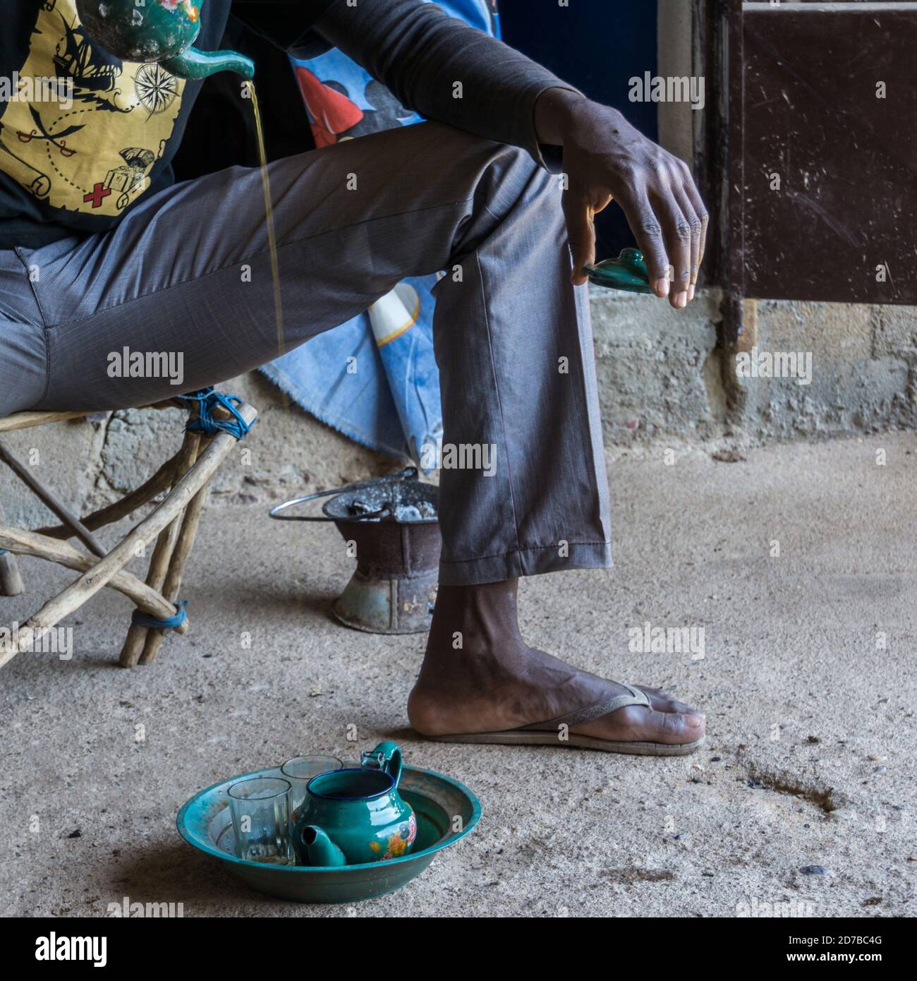 Traditional north african green mint Tea, Niger Stock Photo - Alamy