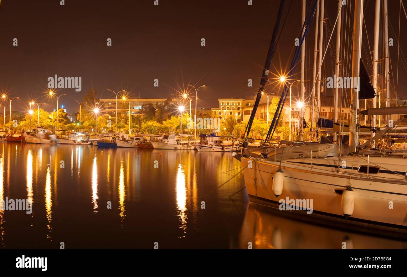 Sailboat marina mast boat hi-res stock photography and images - Alamy