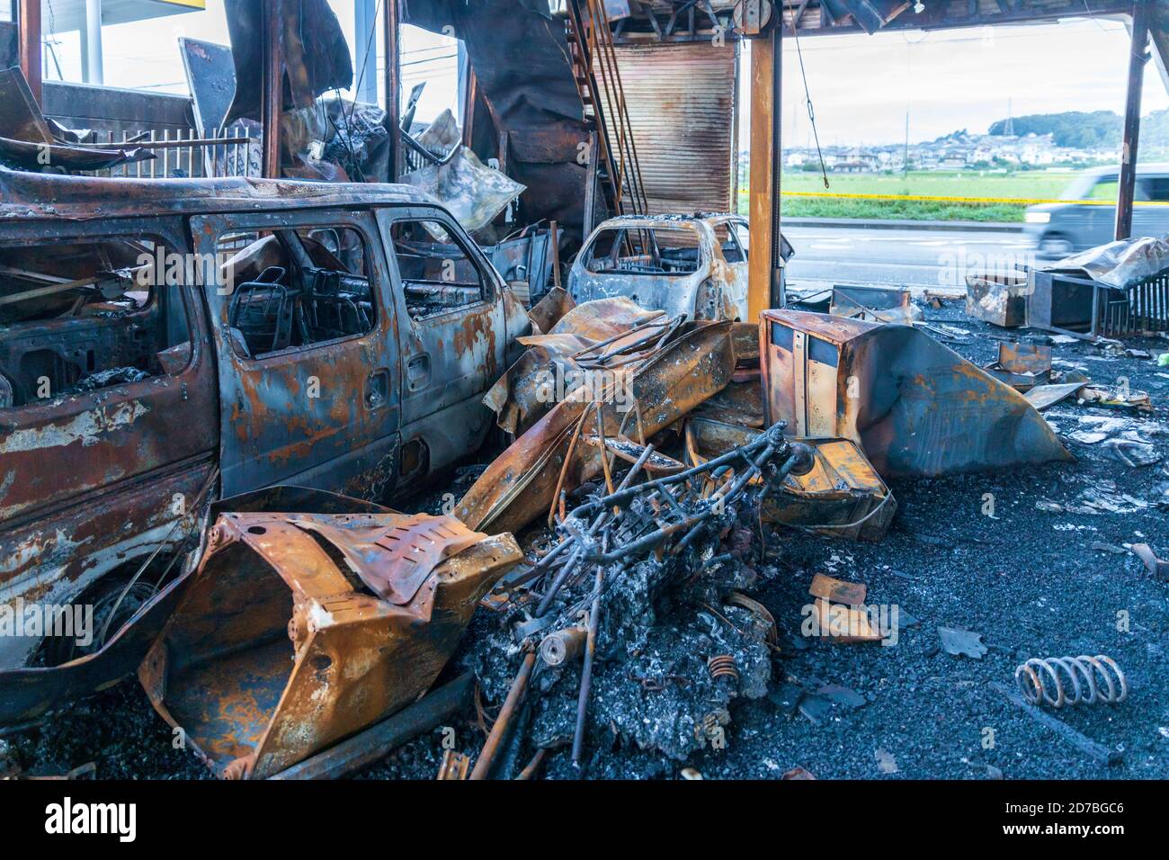 Mangled vehicle hi-res stock photography and images - Alamy
