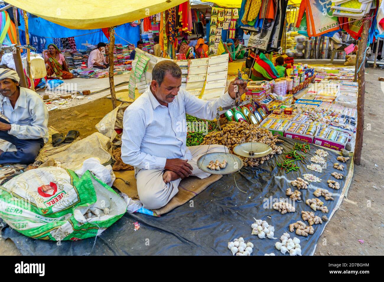 Old fashioned traditional weighing scales hi-res stock photography and ...