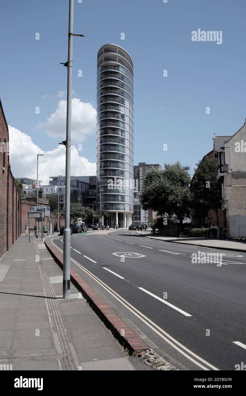 Tall glass tower block hi-res stock photography and images - Alamy