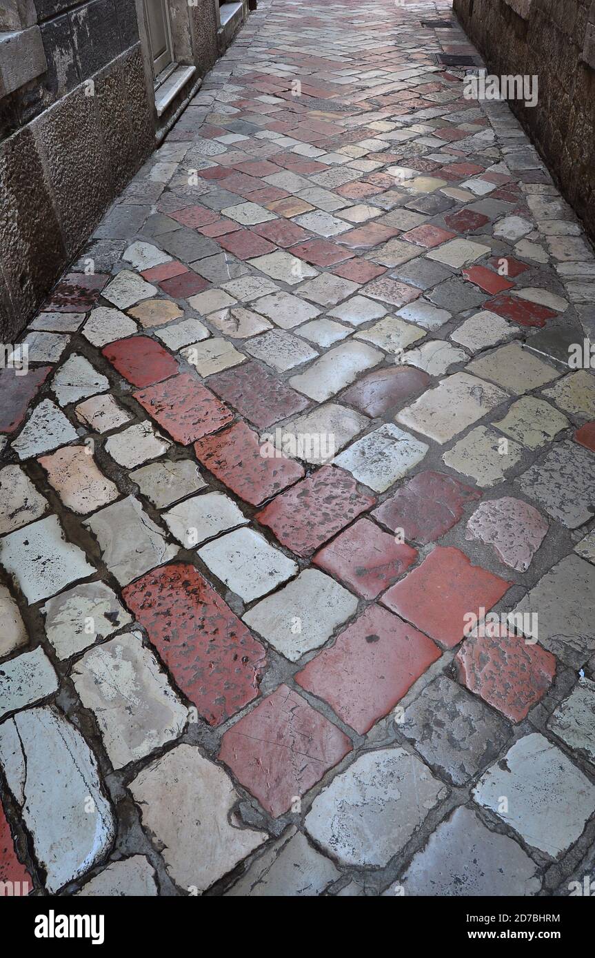 Old red cobblestone road pavement hi-res stock photography and images ...