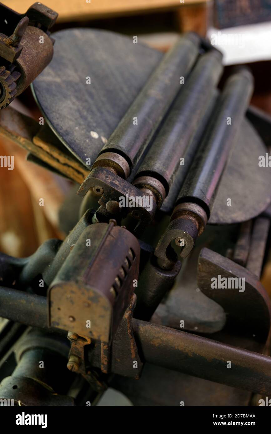 Antique printing press hi-res stock photography and images - Alamy