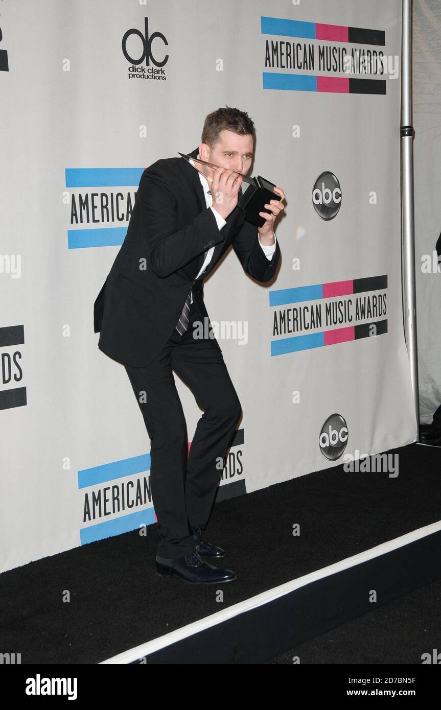 Michael Buble at 2010 American Music Awards - Press Room - At Nokia ...