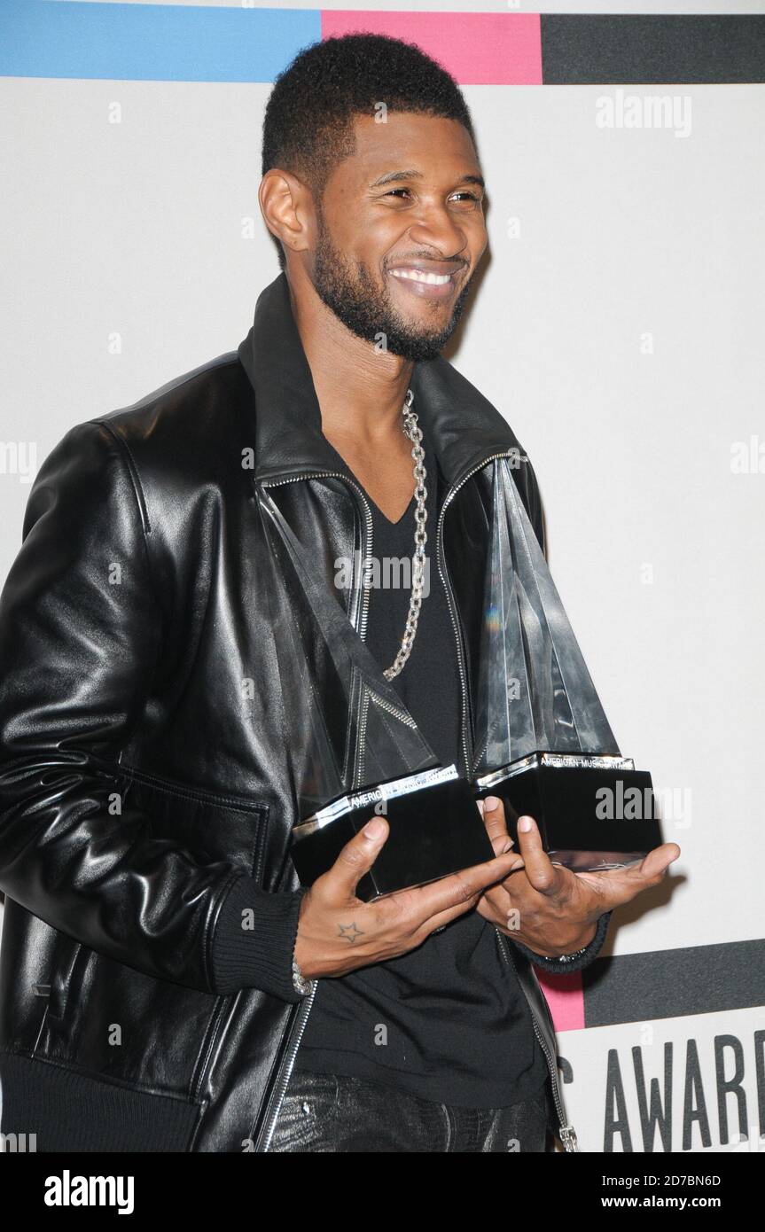 Usher at 2010 American Music Awards - Press Room - At Nokia Theatre in ...