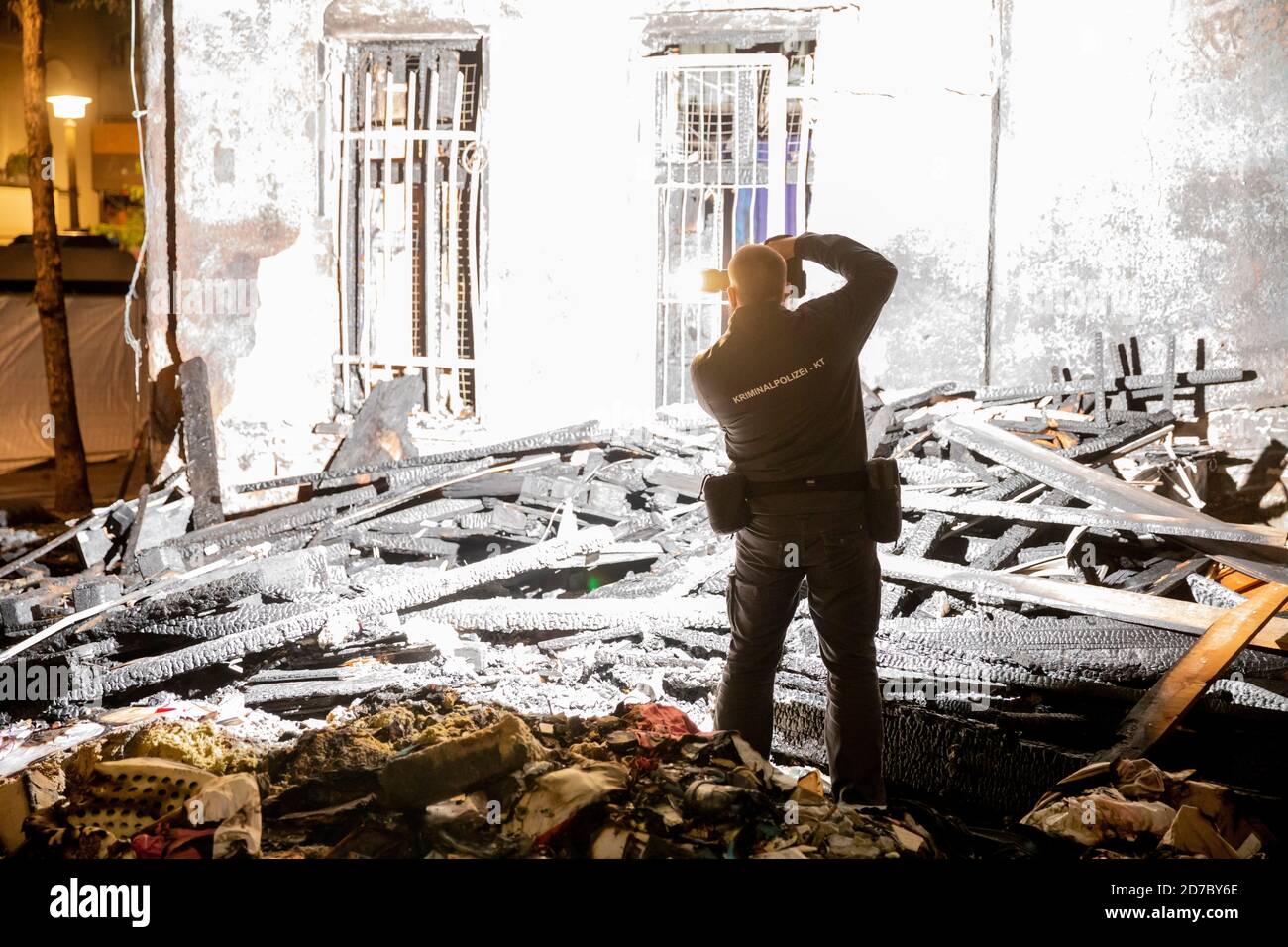 Crime scene photographer hi-res stock photography and images - Alamy