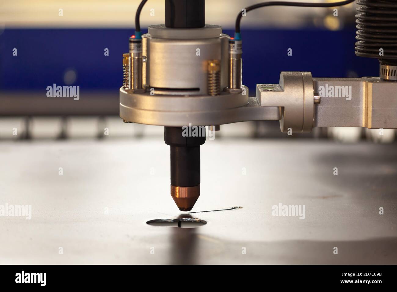 cnc plasma cutting machine Stock Photo - Alamy