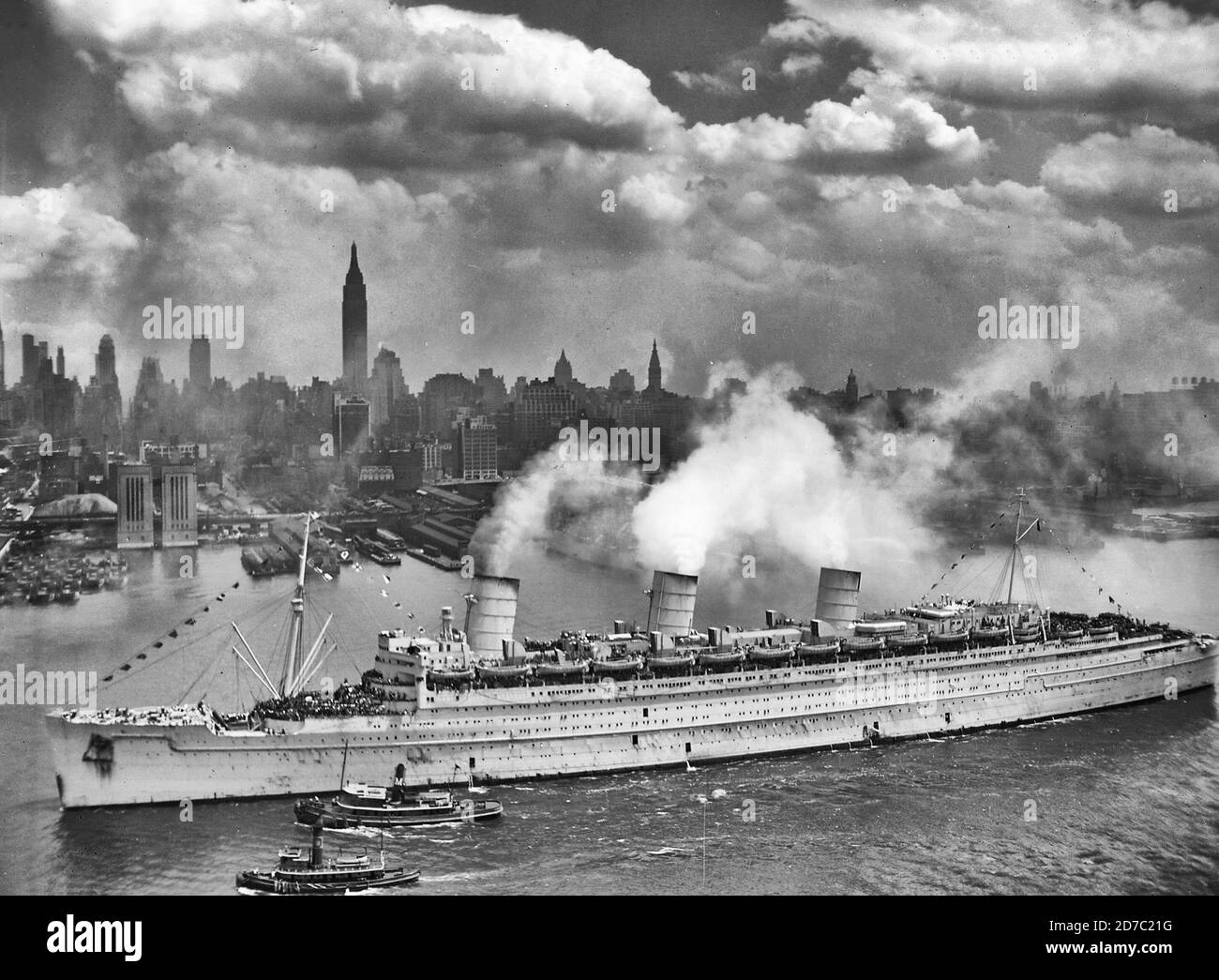 Rms queen mary hi-res stock photography and images - Alamy